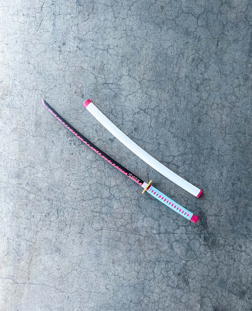 Mitsuri's Sword Nichirin (METAL) – Mini Katana