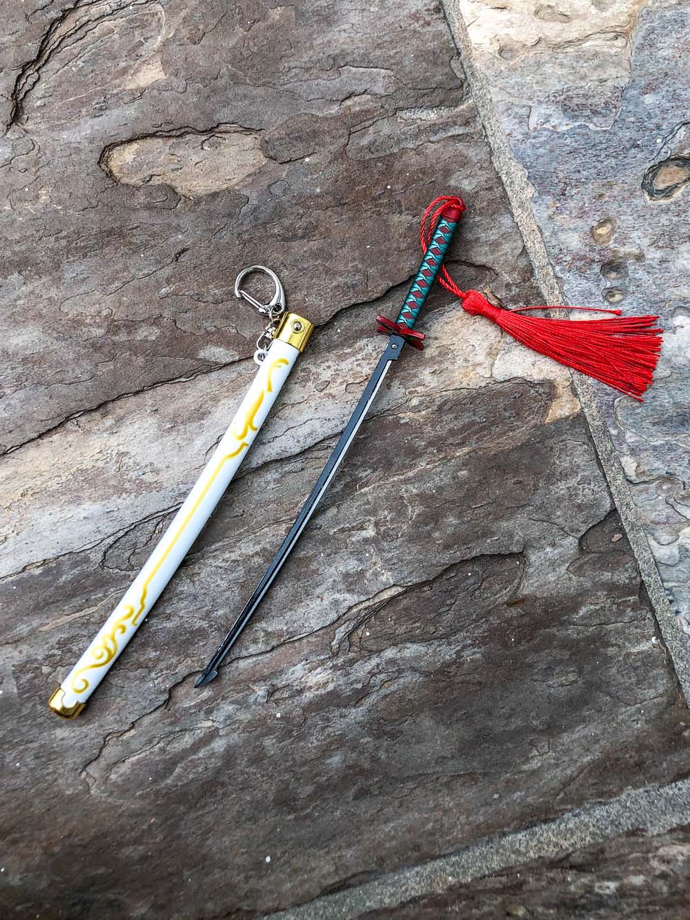 Mini Shinobu Katana Keychain + Stand – Mini Katana