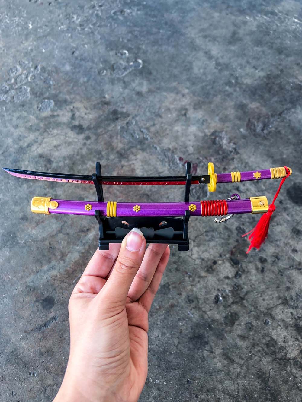 Mini Enma Katana Keychain + Stand (Purple) – Mini Katana